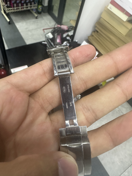 Rolex soat yaxshi sastayanada qiziqsela