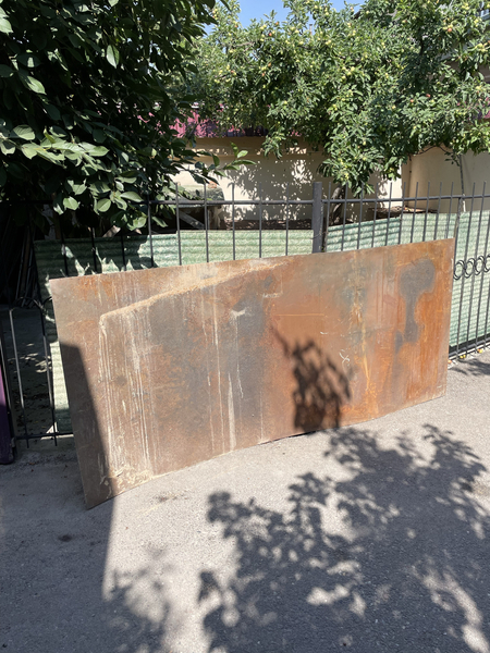 Продаются два  листа
