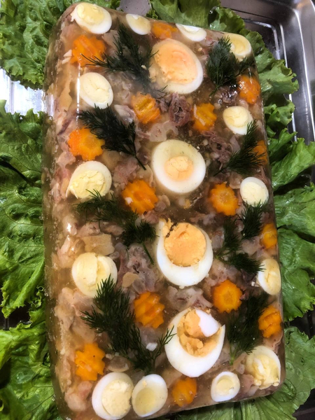 Очень вкусный салат из селёдки на заказ.