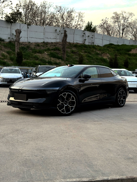 Абсолютно новый Zeekr 007 4WD