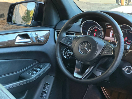 Mercedes-Benz GLS 400 сотилади