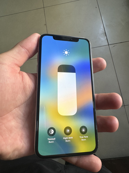Iphone x sotiladi holati idiyal
