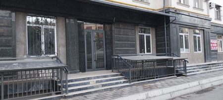 Хамза метрога якин жойлашган офис сотилади 160кв