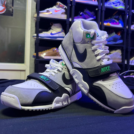 Кроссовки NIKE air trainer US8.5 42 размер.
(Оригинал).