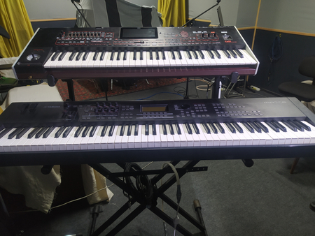 Продам Yamaha MOX8