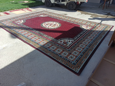 Gilam b/u 4x5 holati yaxshi