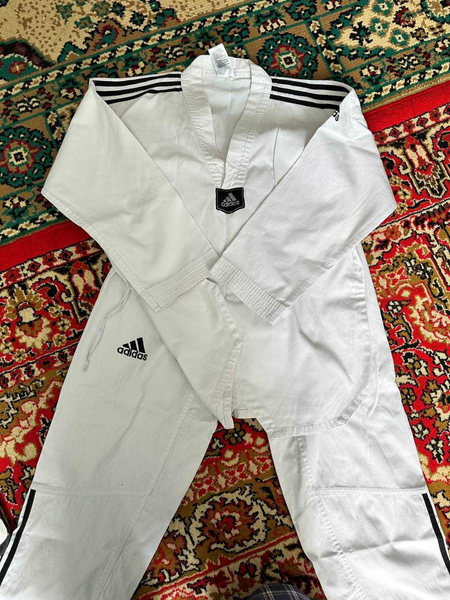 Продам комплект экипировки для Таэквондо WTF.