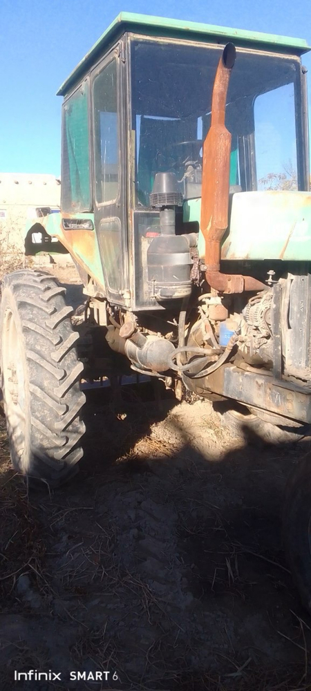 Traktor sotiladi