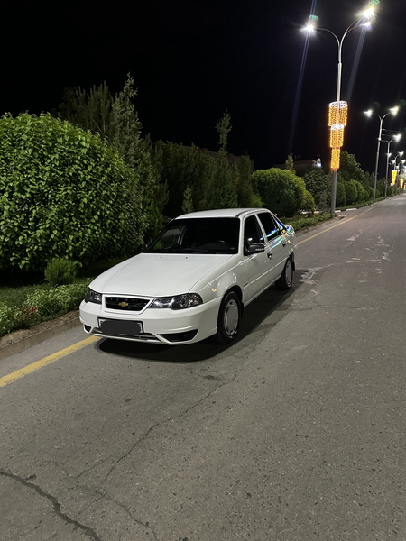 1.6 Nexia2 sotiladi