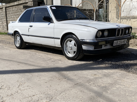 Bmw e30 kupe M 10 matorda butun moshina