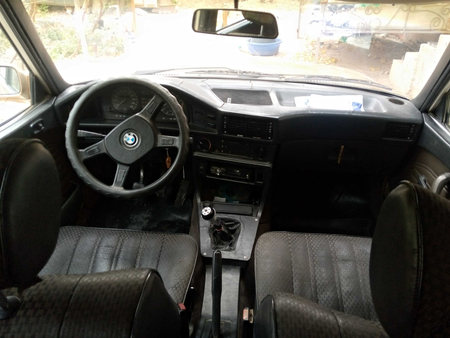Bmw 520i sotiladi yoki almashamiz bmw 318 troyka yoki vaz 21099 ga