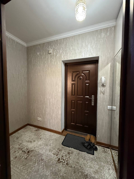 Продается квартира (собственник) на сергелях 40 кв на первом этаже