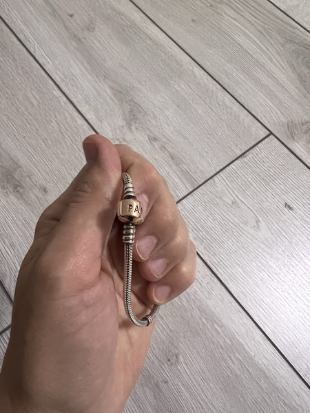 Продаю браслет Pandora оригинальный