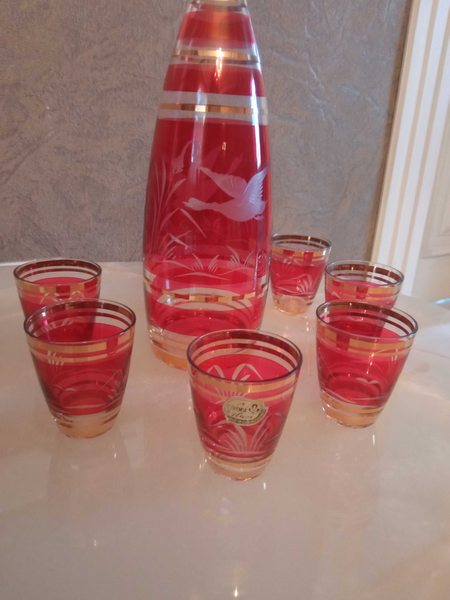 Графин с рюмками