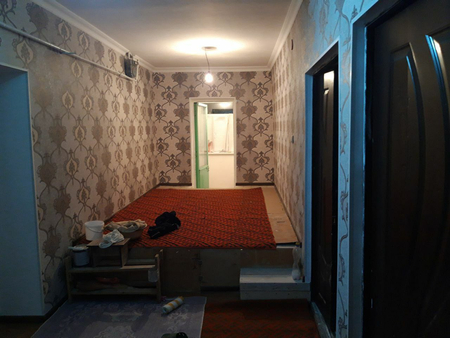 Dom Satiladi Xojeli Bazardin qasinda