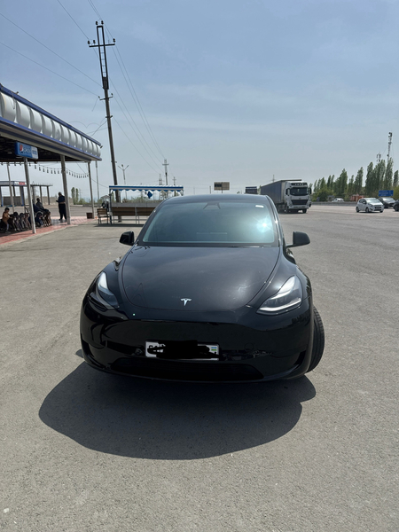 Tesla Model Y, 2022.