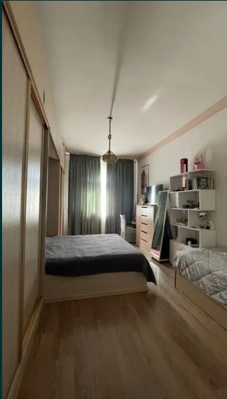 Квартира на бабуре .Т. Продам высокопотолочка рядом пед институт