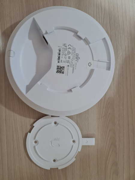 Точка доступа Ubiquiti UniFi AC Lite