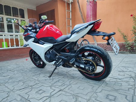Yamaha fz6r sotiladi