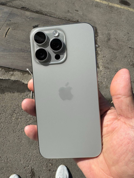 Iphone 15 pro max 256 Gb rangi natural titanum holati edial