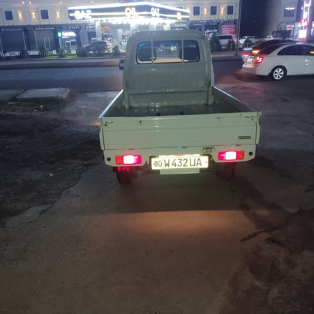 Лабо автомобиль сотилади