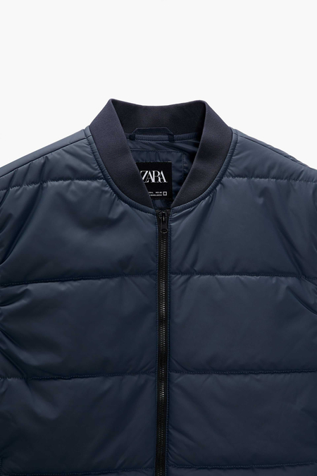 Продает стильная жилетка ZARA, водостойкая. Оригинал!!!