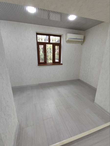 Продам 2/1/4 кирпич новый ремонт метро Хамза