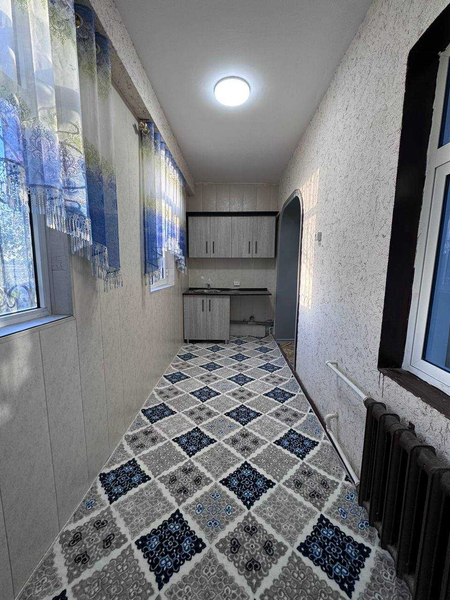 2 xonali 2-qavat 5 qavatli ponelniy dom 65m²