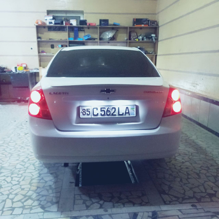 Lacetti avtomobili
