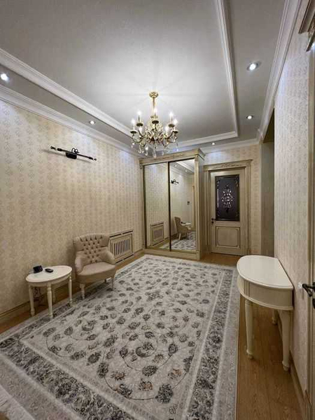 Metro Oybek New building 4 rooms new euro 205m2.cafe The Irish Pub