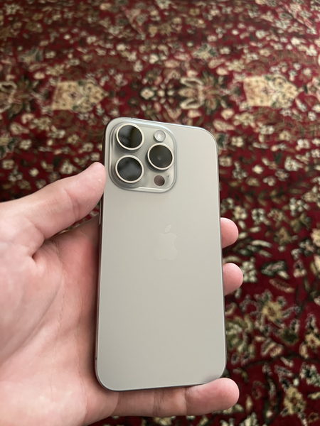 Iphone 15 pro sotiladi srochno