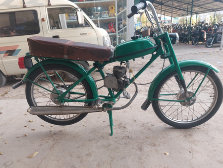 Motorka sotiradi