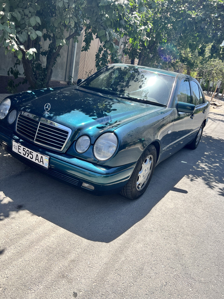 Mercedes-benz w210