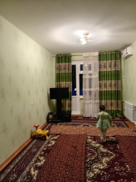 СРОЧНО ПРОДАЮ 2-х Ком. КВАРТИРУ сдел. 3-х ком ул. М.Улугбек 10