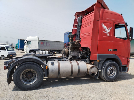 VOLVO FH12 SOTILADI Moshna ishlab turibdi. Priseb Alohida ham savdo bo