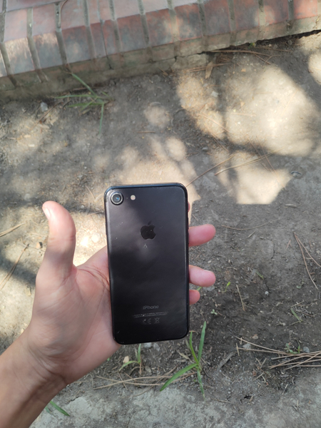 iPhone 7 hotira 128gb sotiladi