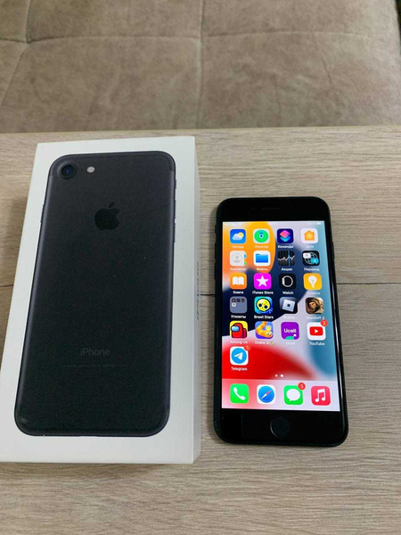 ПРОДАЁТСЯ Iphone 7 32gb