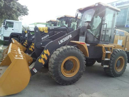 XCMG LW 300 fn 1,8 c vikup 14%