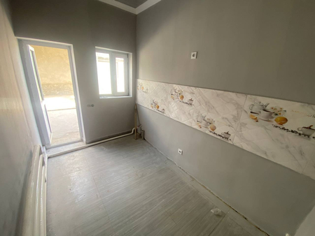 Uy sotiladi Nazarbek Turkiston mahalla