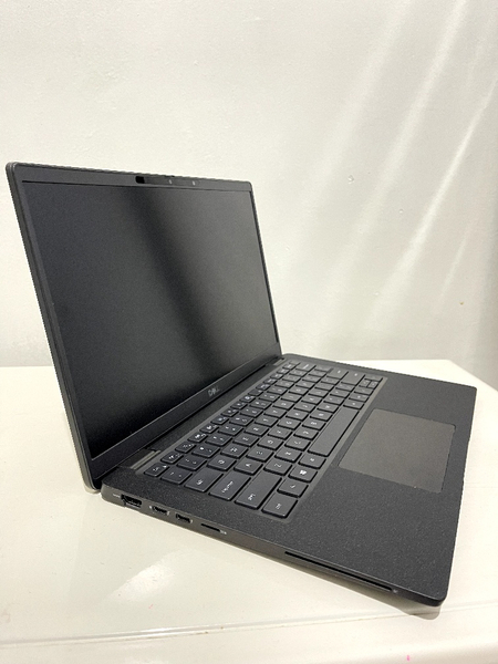 Holati tiniq i5 10310U(10-avlod) 8/256gb