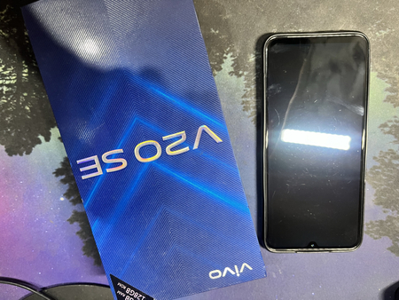Продам Vivo 20SE