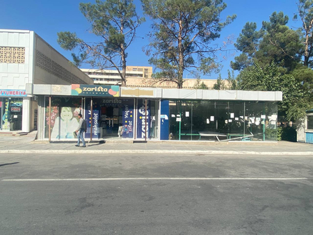 14 da magazin bor srochna sotiladi