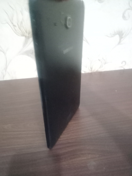 Samsung tab E sm-t561