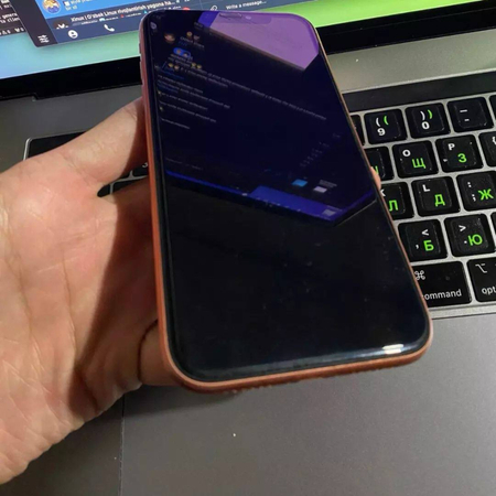 Iphone XR sotiladi yoki abmen böladi