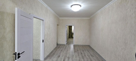Массив Ялангач тенисные корты. 2-х ком 1-этаже. 51м²