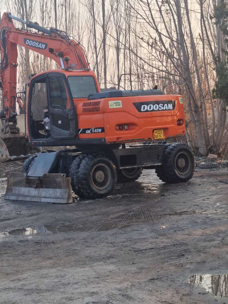 Экскаватор DOOSAN dx 140W СРОЧНО сотилади