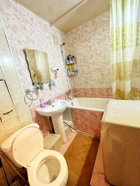 Чиланзар Хамза метро 3/3/4 73.5кв.м Чистая квартира с ремонтом Срочно