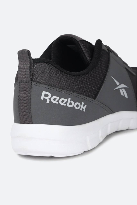 Летние кроссовки Reebok Travellar легкая обувь
