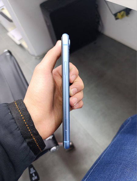 Iphone xr 64…..83%