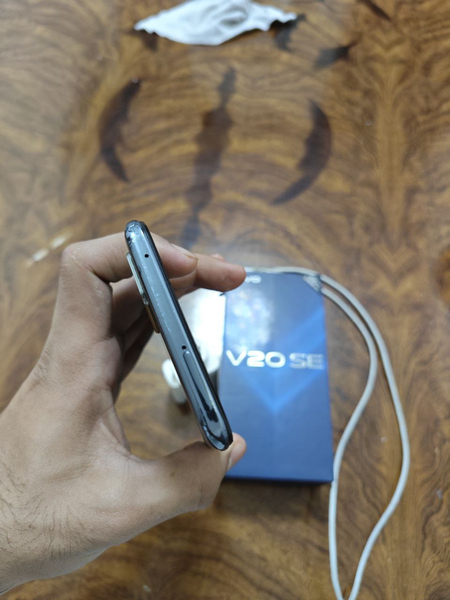 Vivo V20 SE Holati ideal